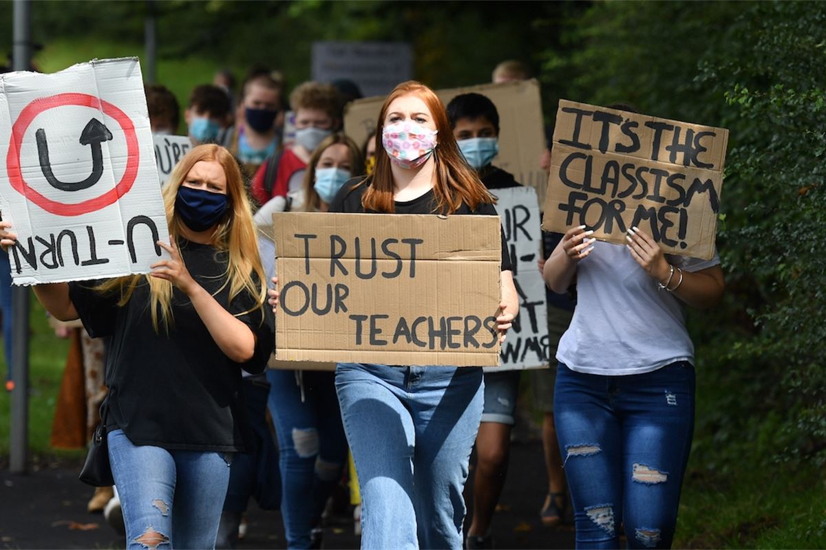 Ofqual chair steps down after 'difficult summer'