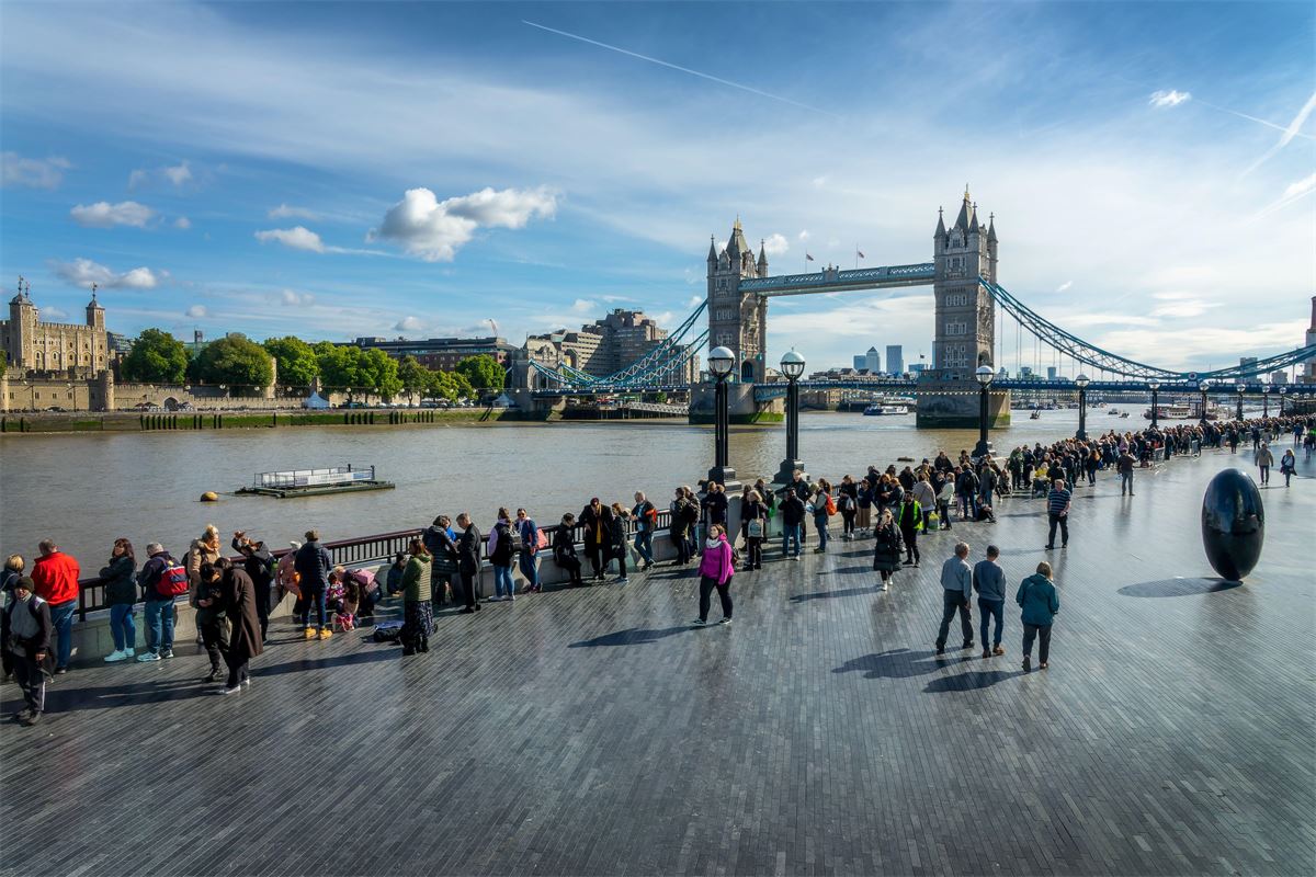 Bridge builders: How civil servants helped the nation mourn Queen ...