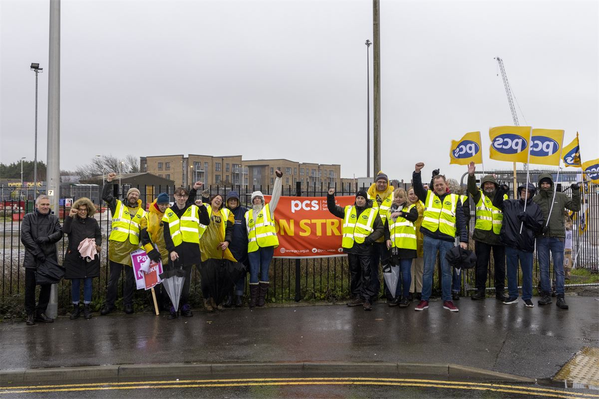 100,000 civil servants to strike in one-day action in February