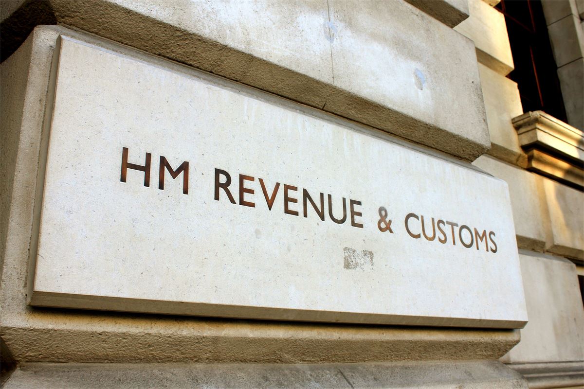 HMRC offers staff 'frankly embarrassing' 1% pay bump to give up ...