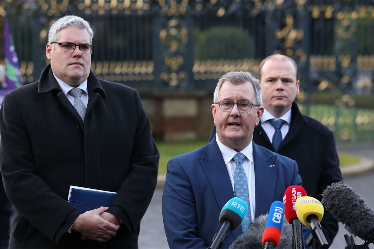 Stormont leaders offered £2.5bn package in bid to restore power sharing