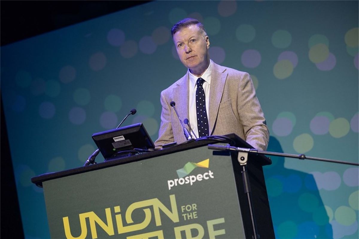 Stop attacking civil servants, union chief tells politicians