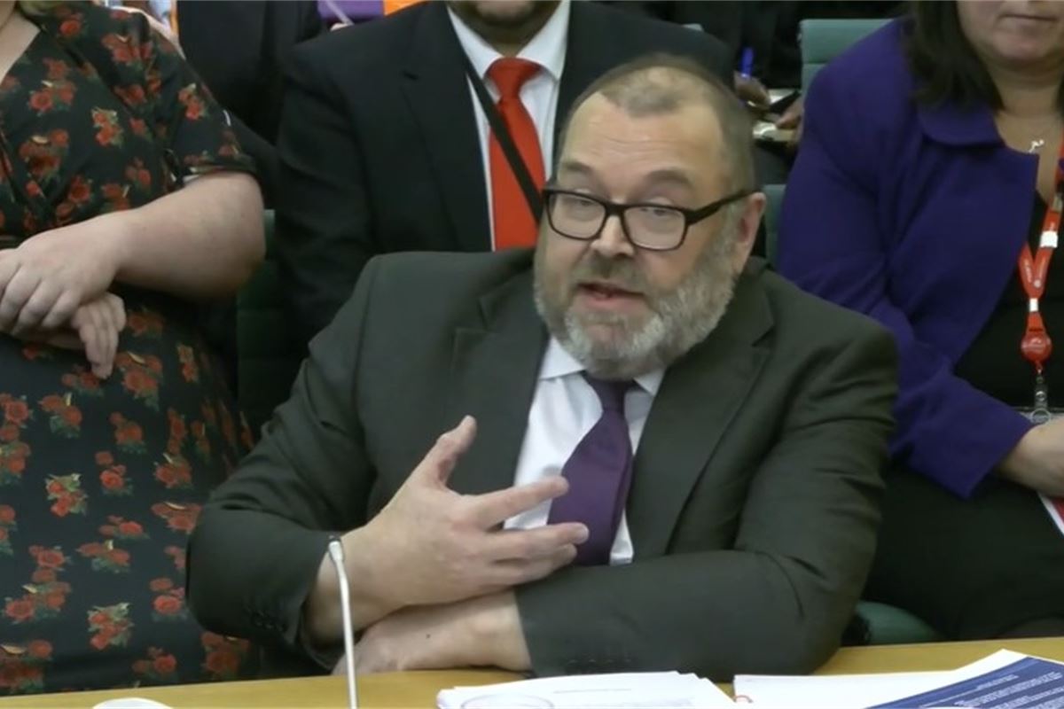 MoD looking to cut thousands of civil service jobs